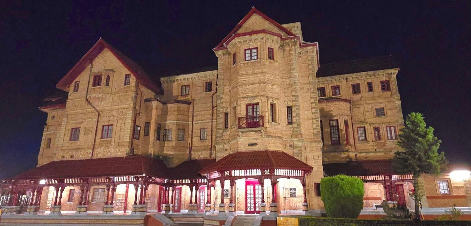 8 Interesting Facts About Amar Mahal In Jammu