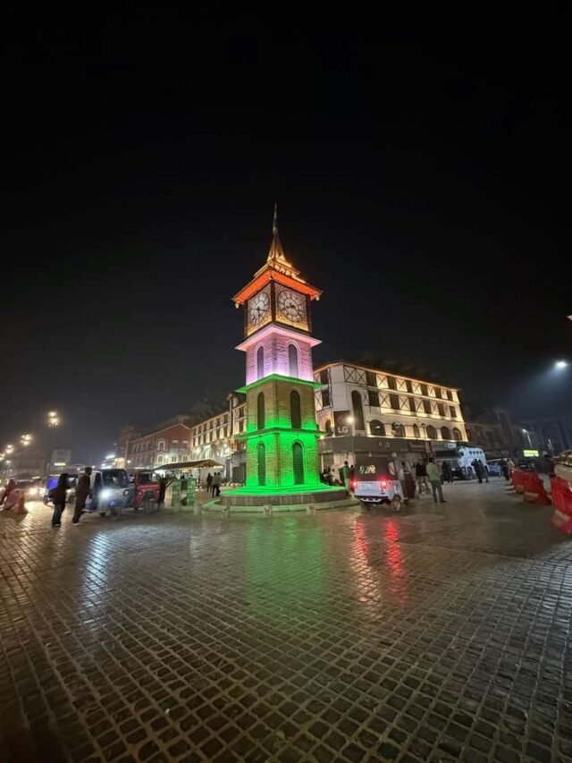 Lal Chowk Srinagar –Things To Do, Ghanta Ghar, Famous Food & History